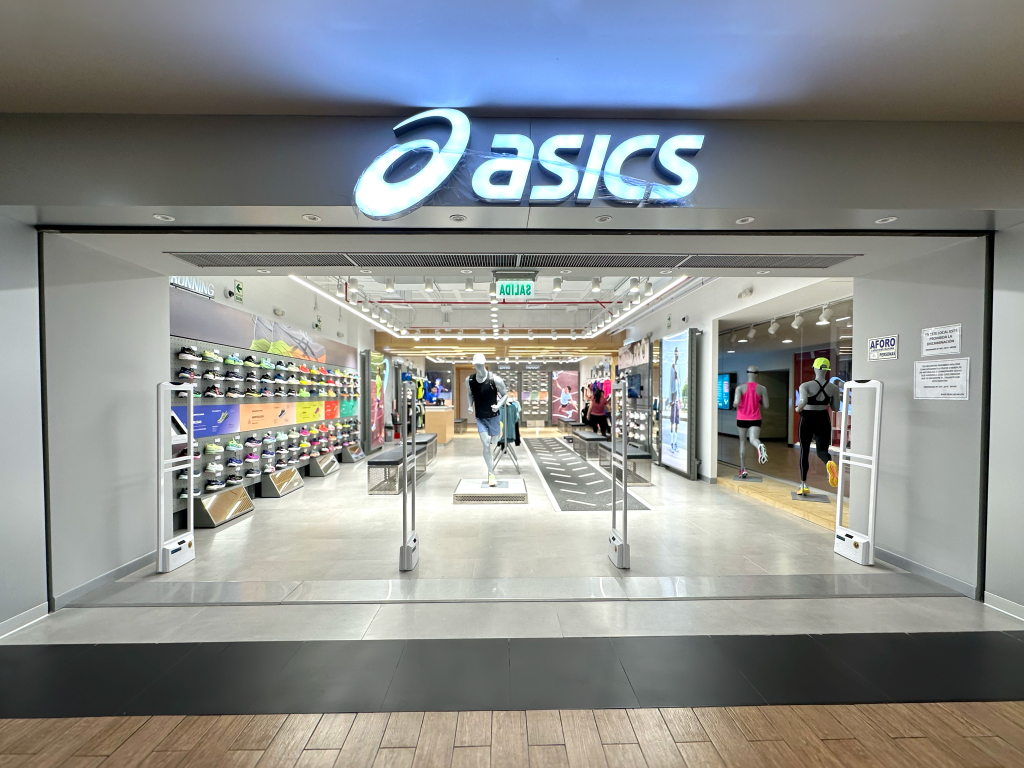 La marca deportiva ASICS llega a Plaza San Miguel